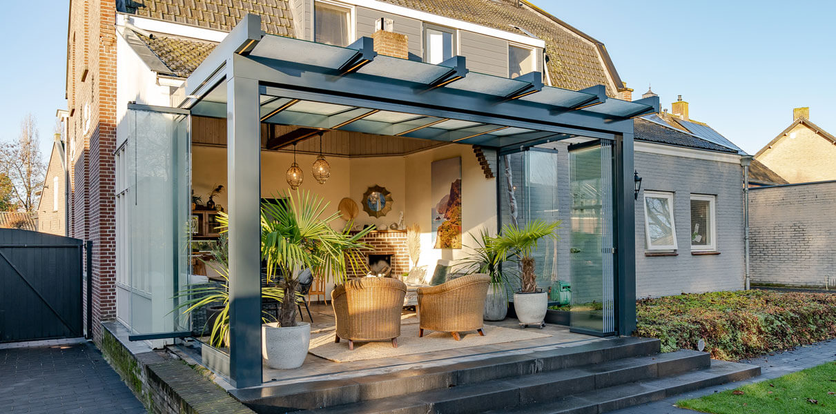 Terrasoverkapping van Metalura | Marktleider in Glassystemen