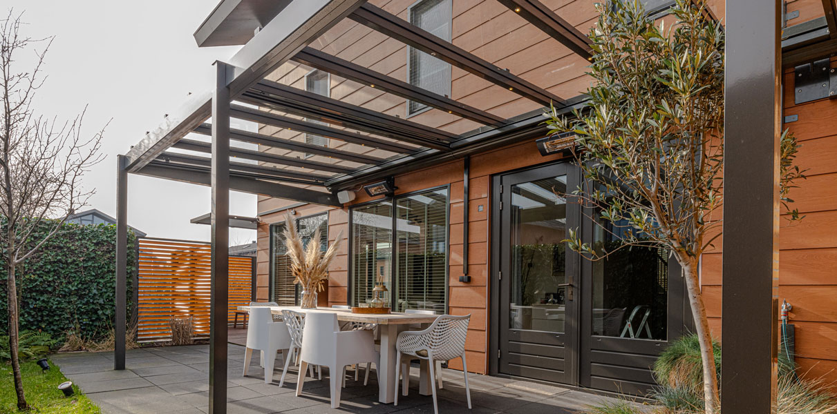 Terrasoverkapping van Metalura | Marktleider in Glassystemen